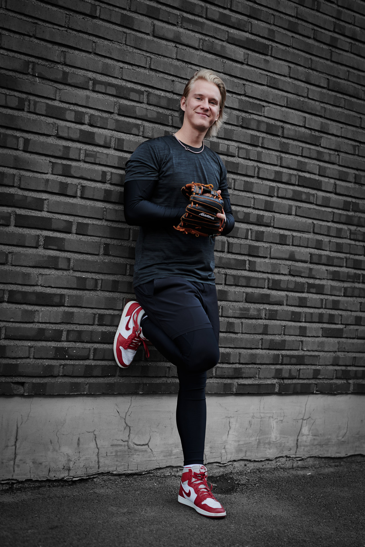 Yhteys - Konsta Kurikka